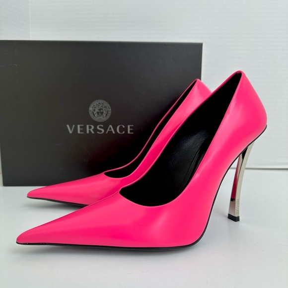 Versace | Shoes | Versace Pinpoint Pink Pumps | Poshmark